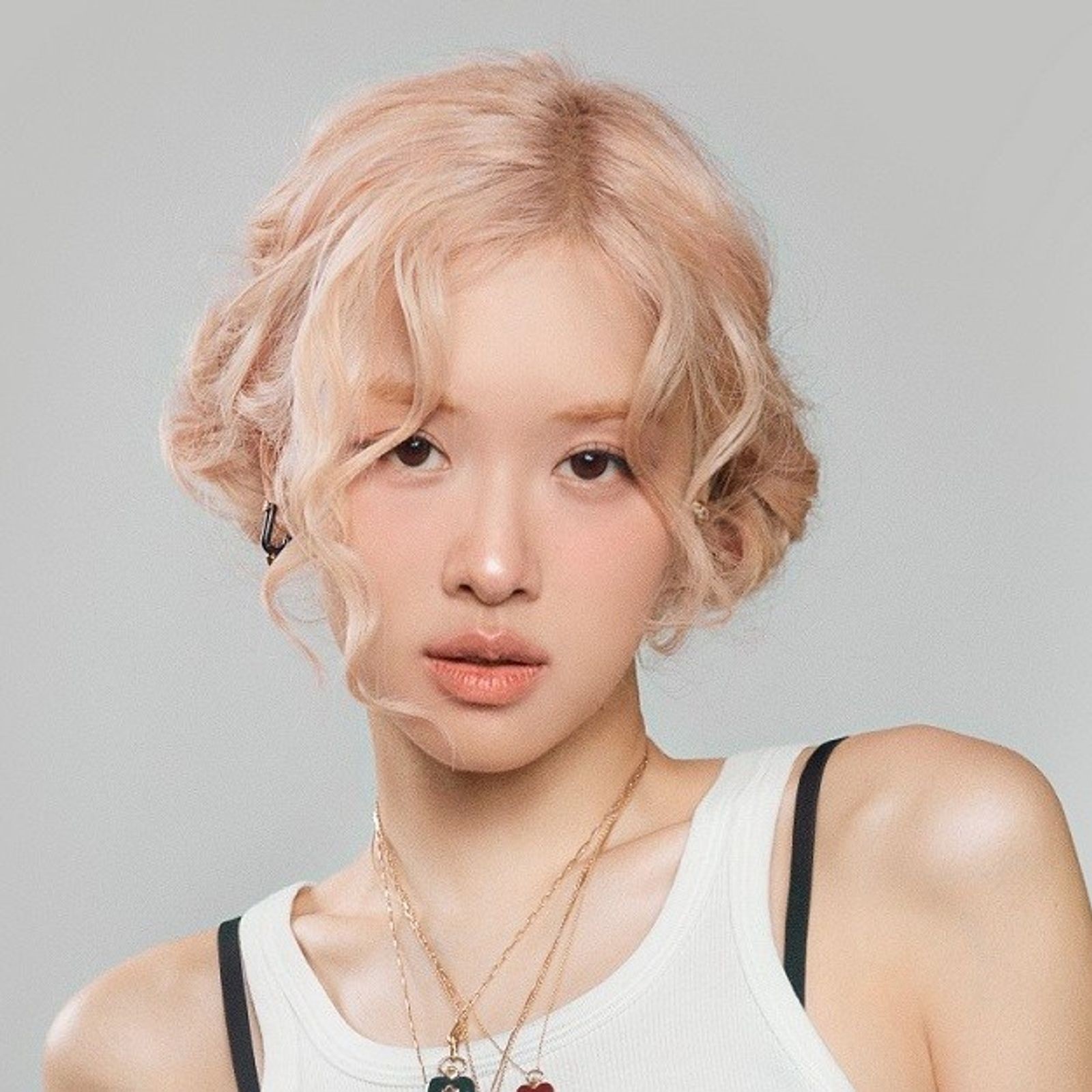 ROSÉ | Profilo artista nel mondo della musica | EarOne