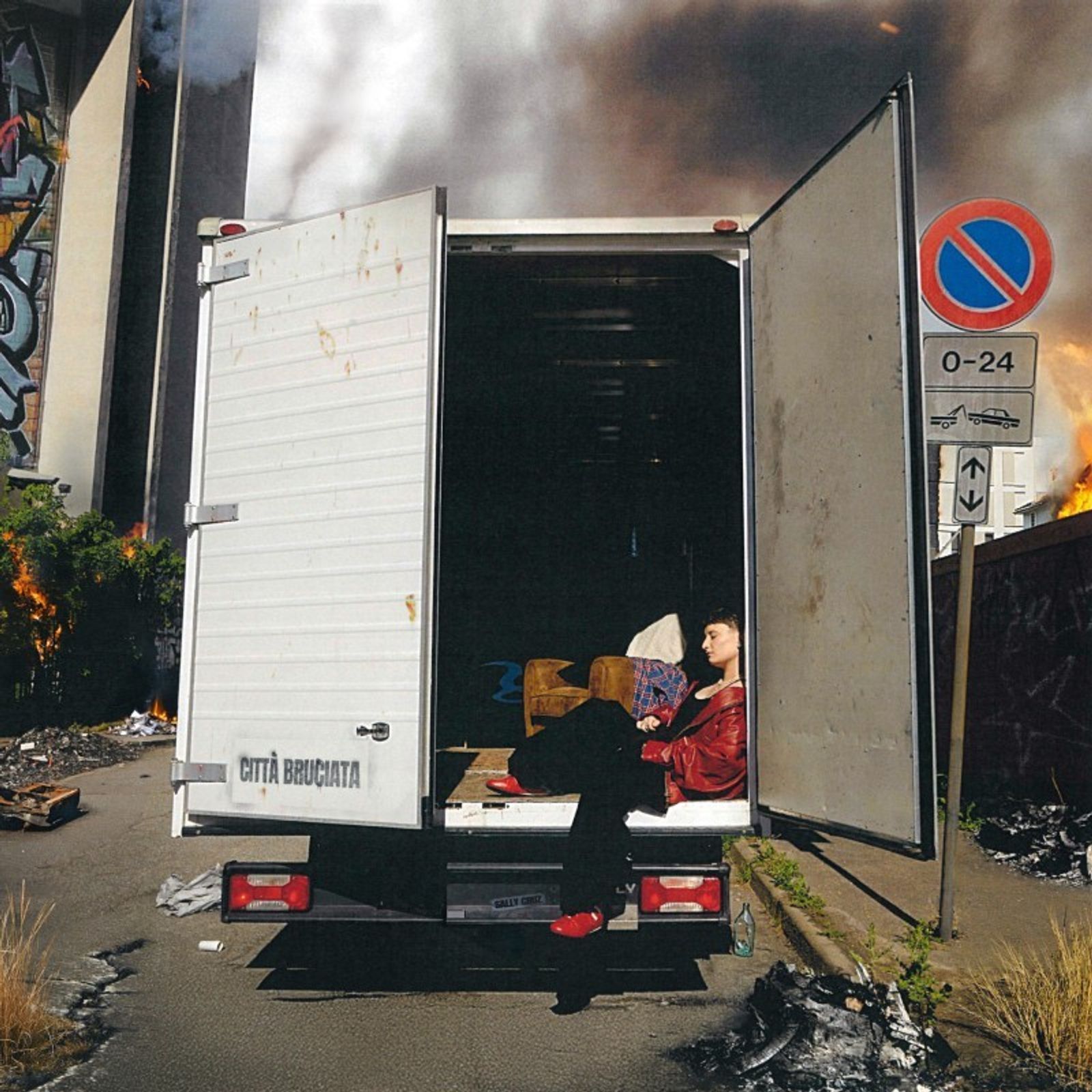 CITTÀ BRUCIATA - Sally Cruz | EarOne